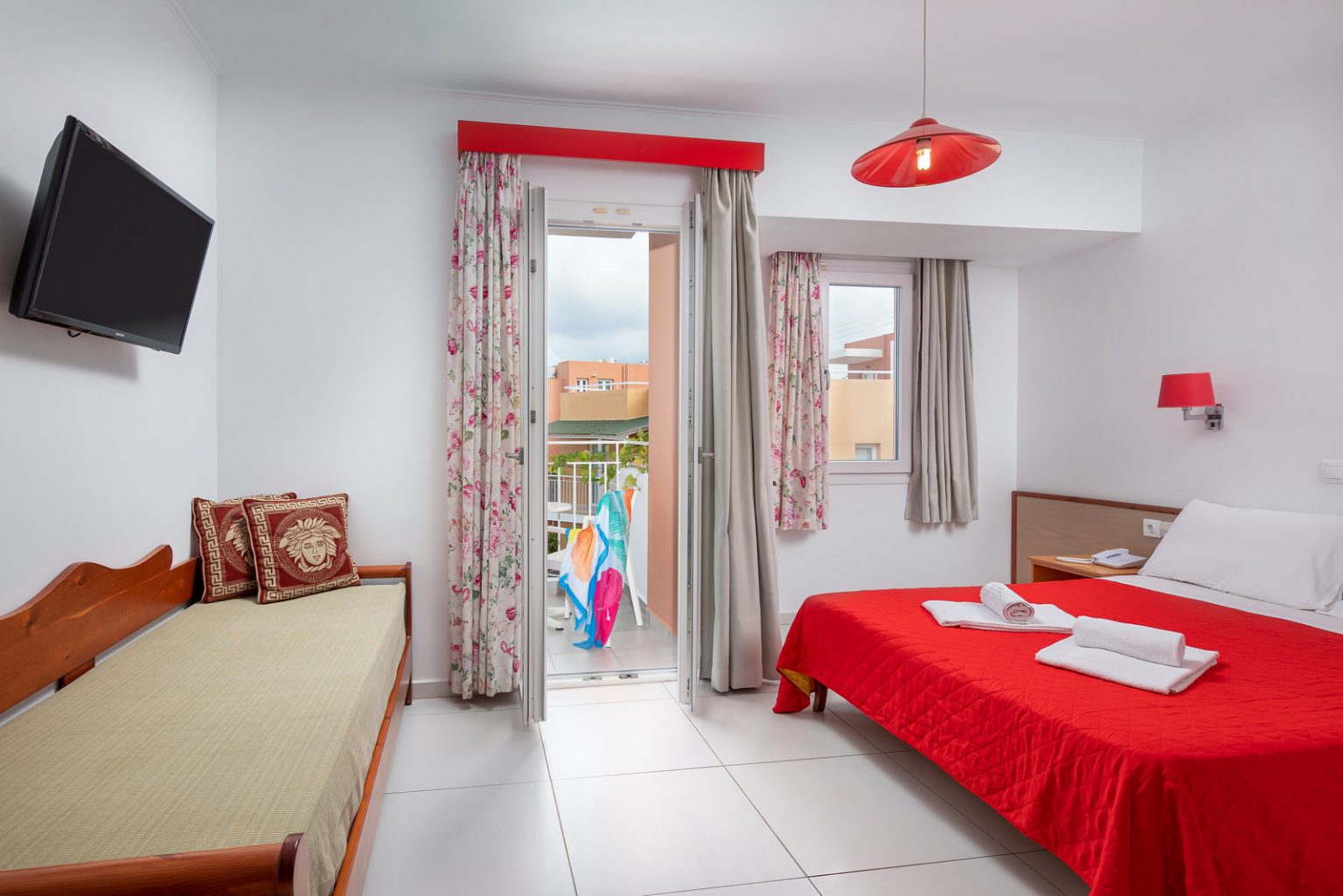 Bellos Hotel and Apartments – in Hersonissos – Crete