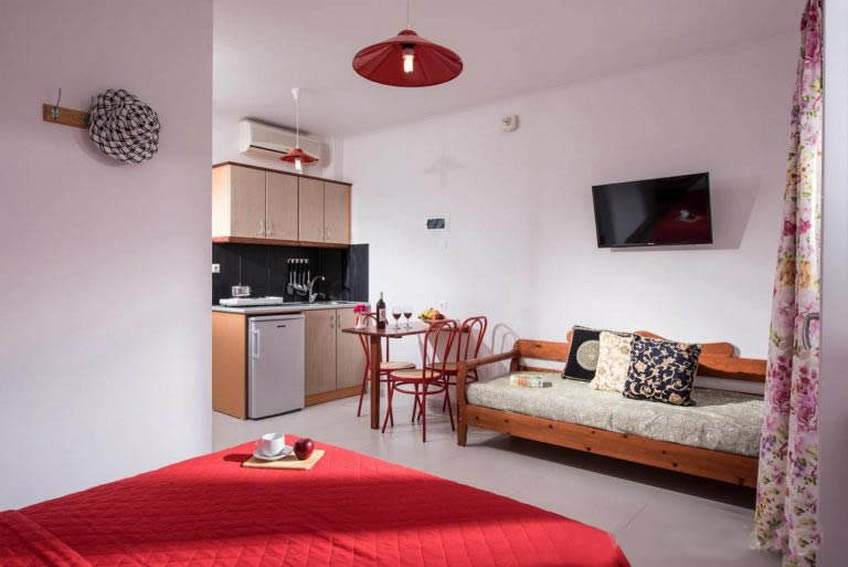 Bellos Hotel and Apartments – in Hersonissos – Crete
